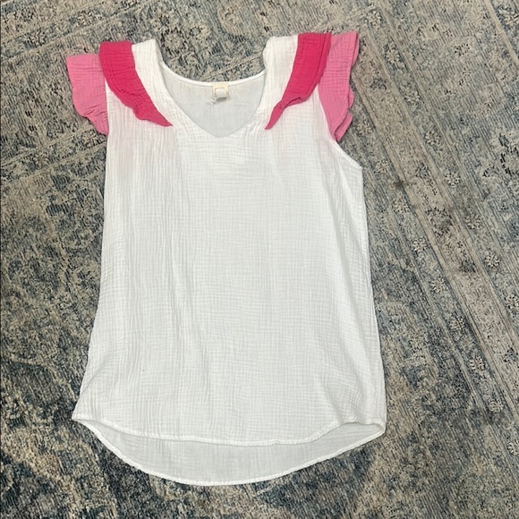 7th Ray | Tops | 7th Ray White Top With Pink Ruffle Sleeves | Poshmark